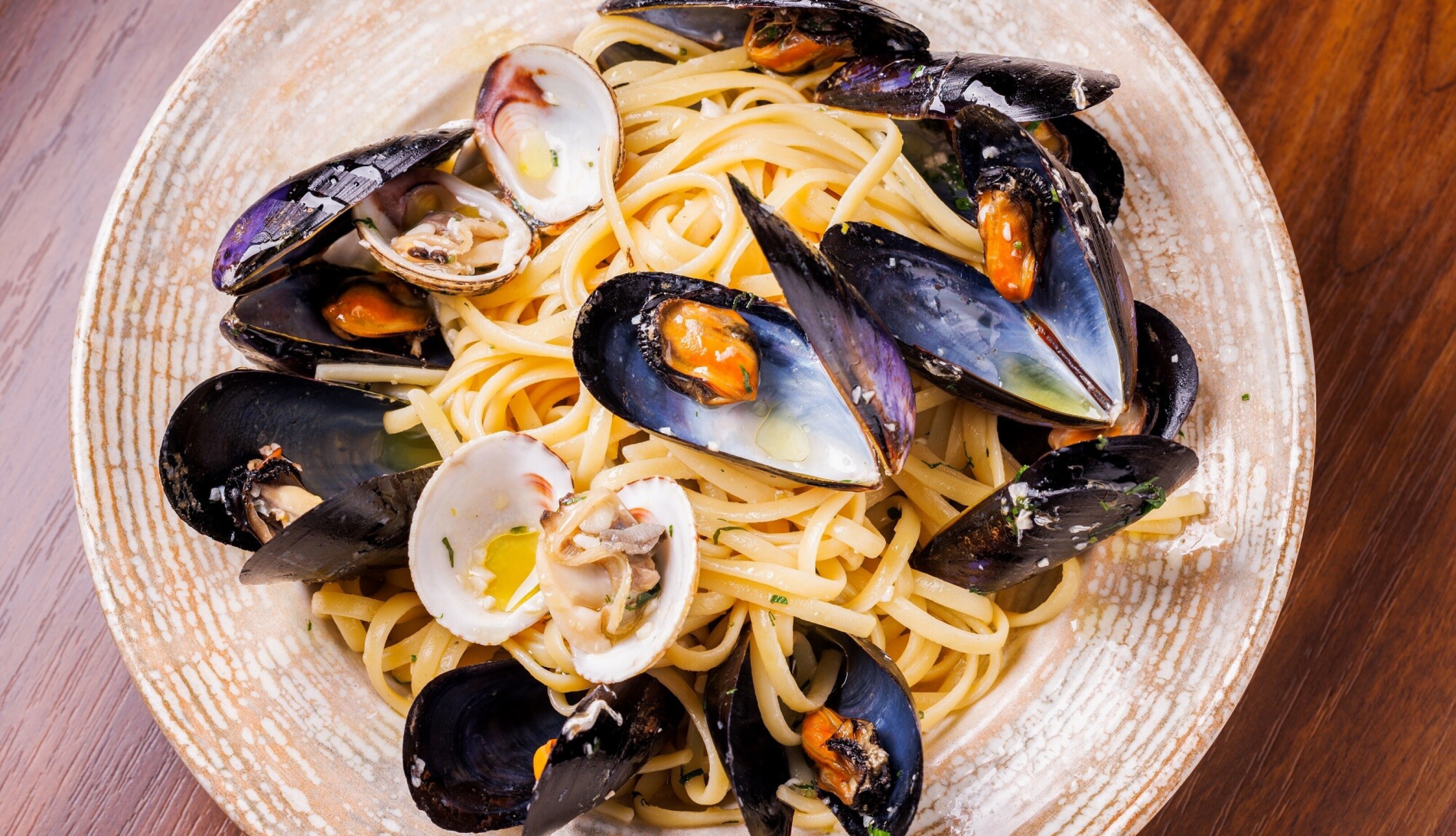 Clams with bavette (pasta) | Izola