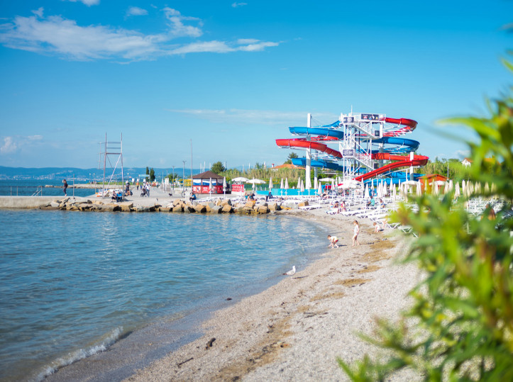 Diverse Izola beaches | Izola